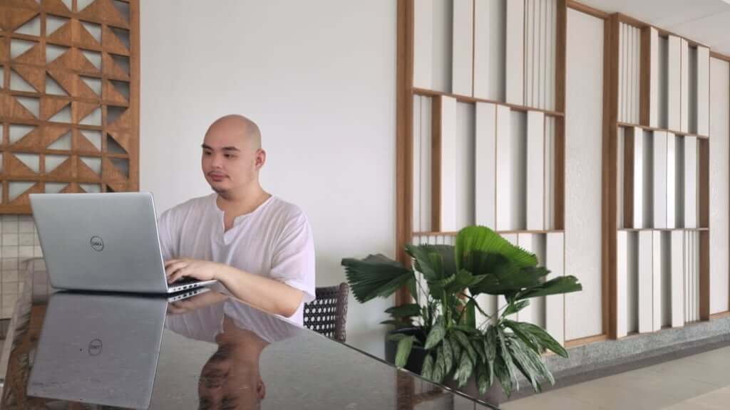 FB Ad - Careers at RareJob